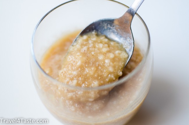 15 minutes Breakfast Recipe: Oatmeal with Applesauce & Cinnamon ...